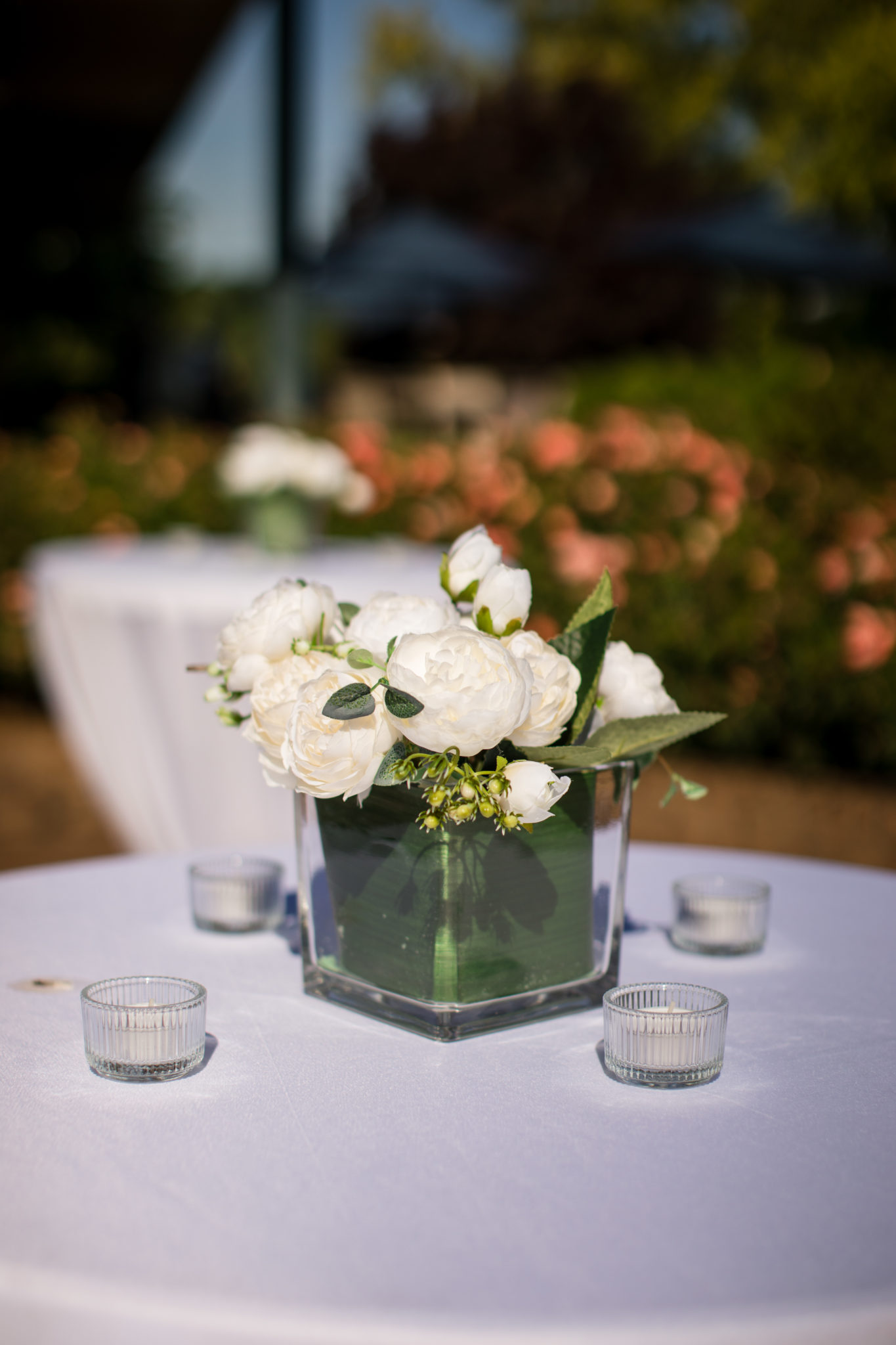 Katelyn + Andrew | Knoxville Yacht Club Wedding | deannapaigephoto.com
